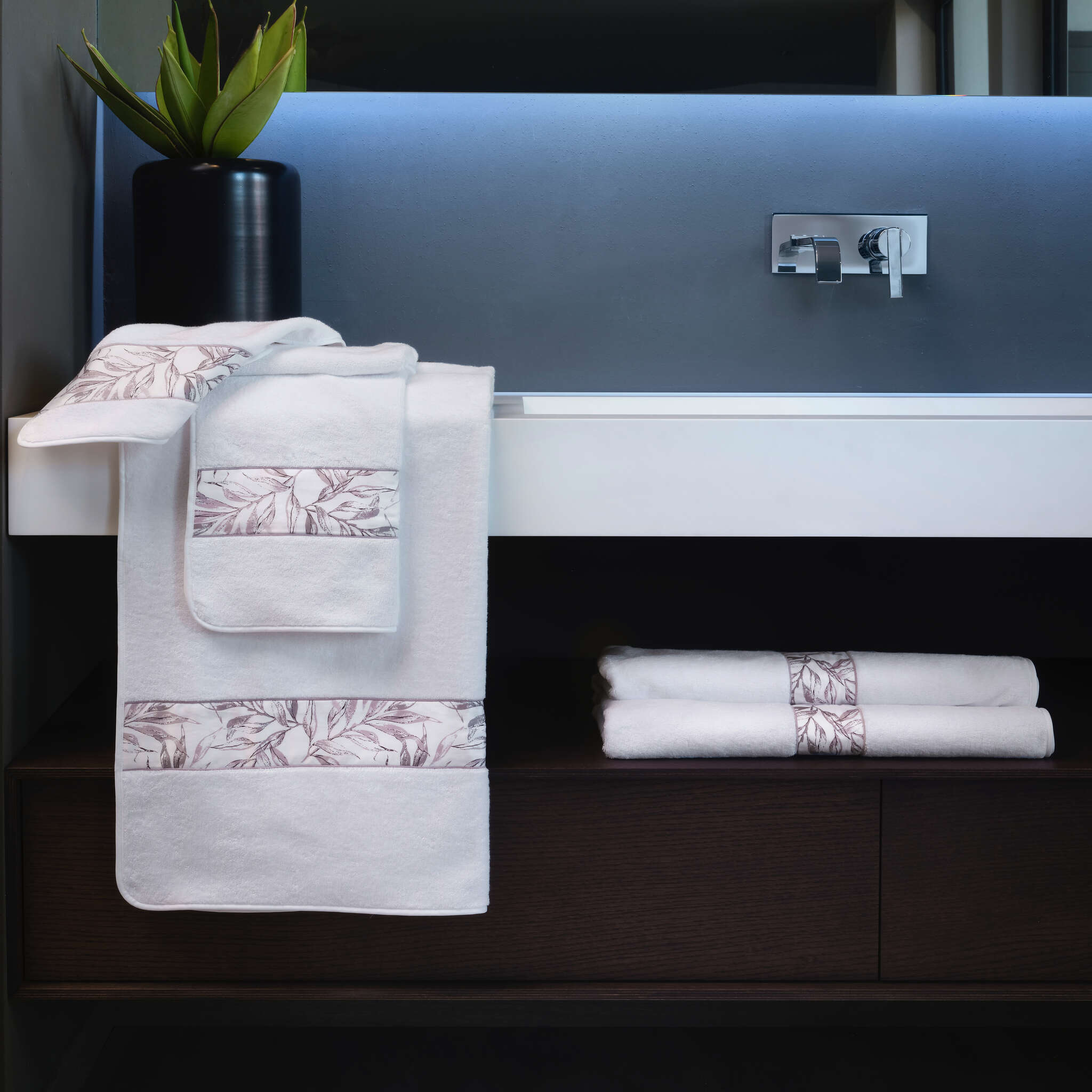 Natura with Luxury Border by Signoria Firenze | Fine Linens
